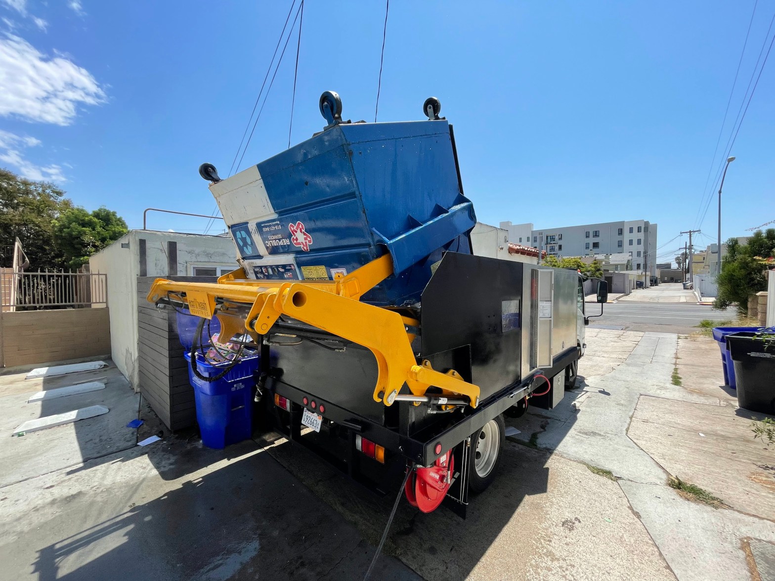 san_diego_trash_can_cleaning_trash_bin_cleaning_service_dumpster ...